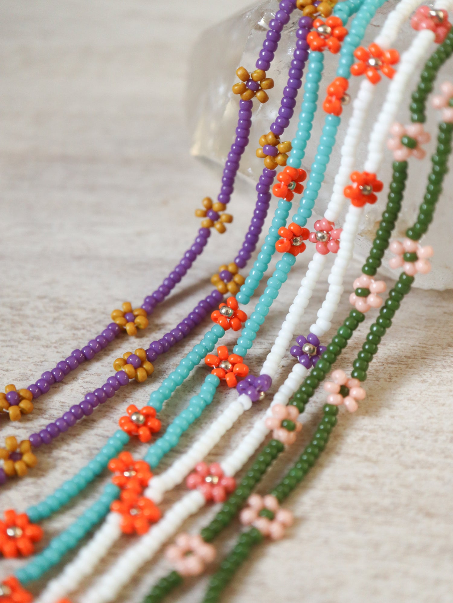 Get Started Beading Today With This Easy Daisy Chain Necklace Tutorial ...